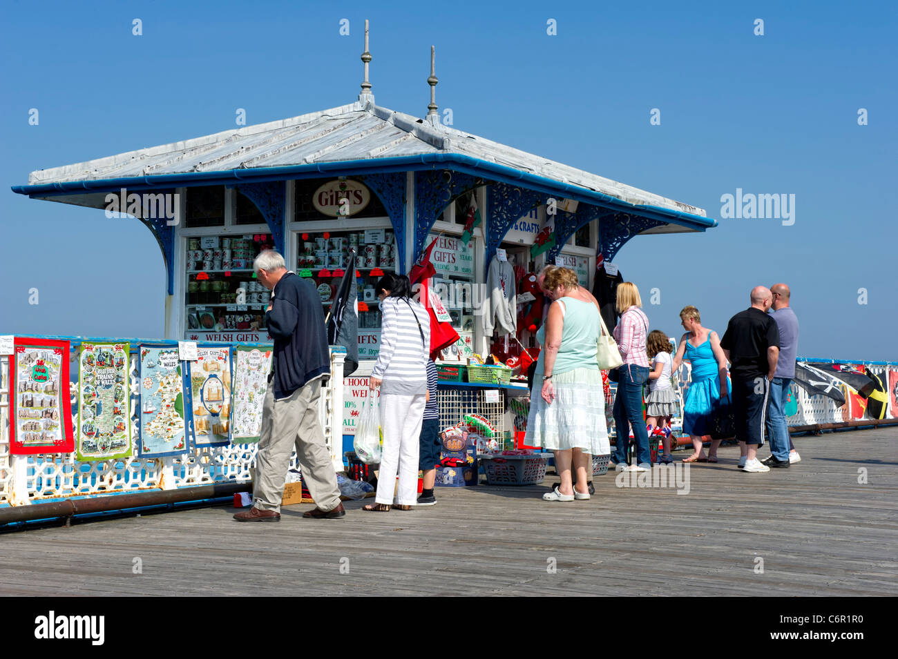 Llandudno pier shopping hi-res stock photography and images - Alamy