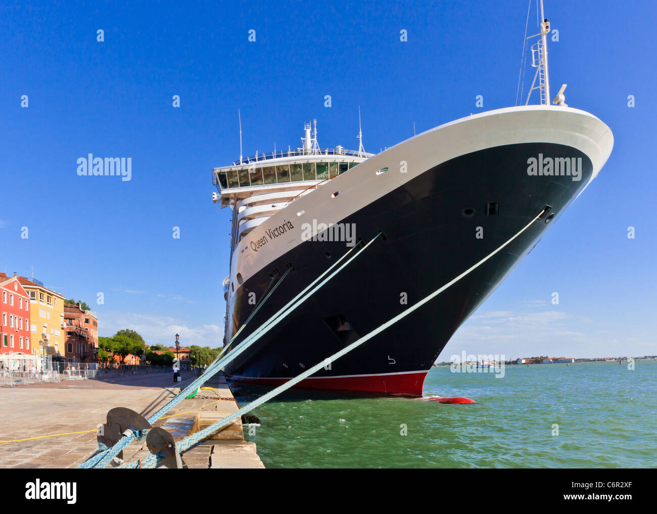 Victoria cruise ships hi-res stock photography and images - Alamy