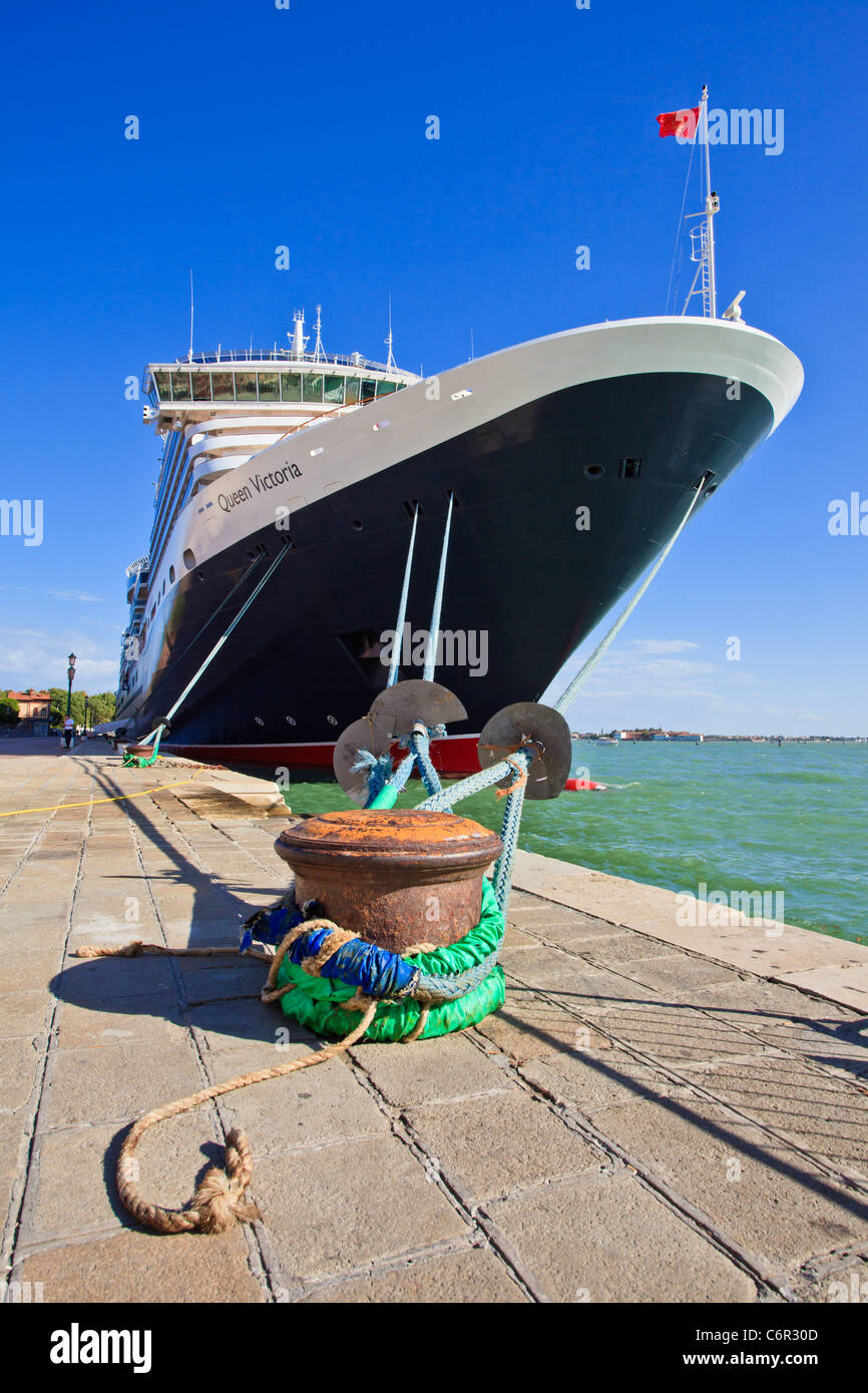 Queen victoria ship venice hi-res stock photography and images - Alamy