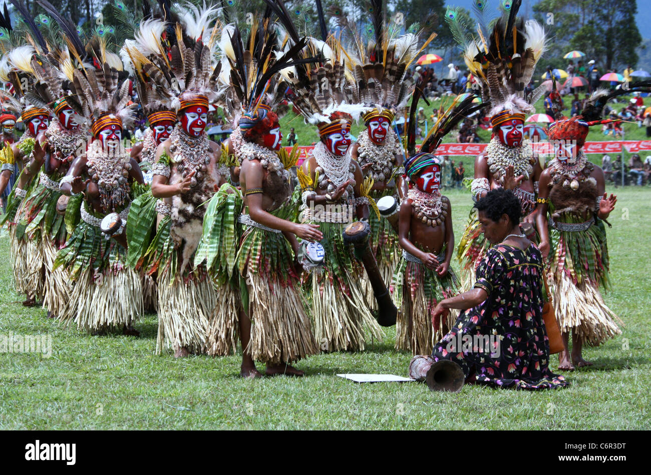 Tribal People of Papua New Guinea at the Mount Hagen Cultural Show 2010 ...