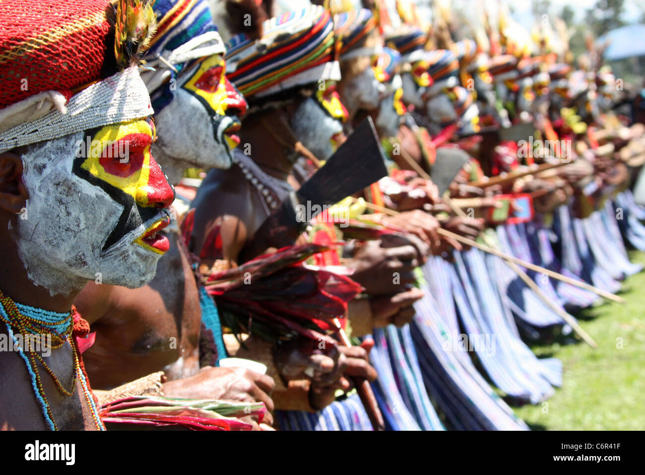 Tribal People of Papua New Guinea at the Mount Hagen Cultural Show 2010 ...