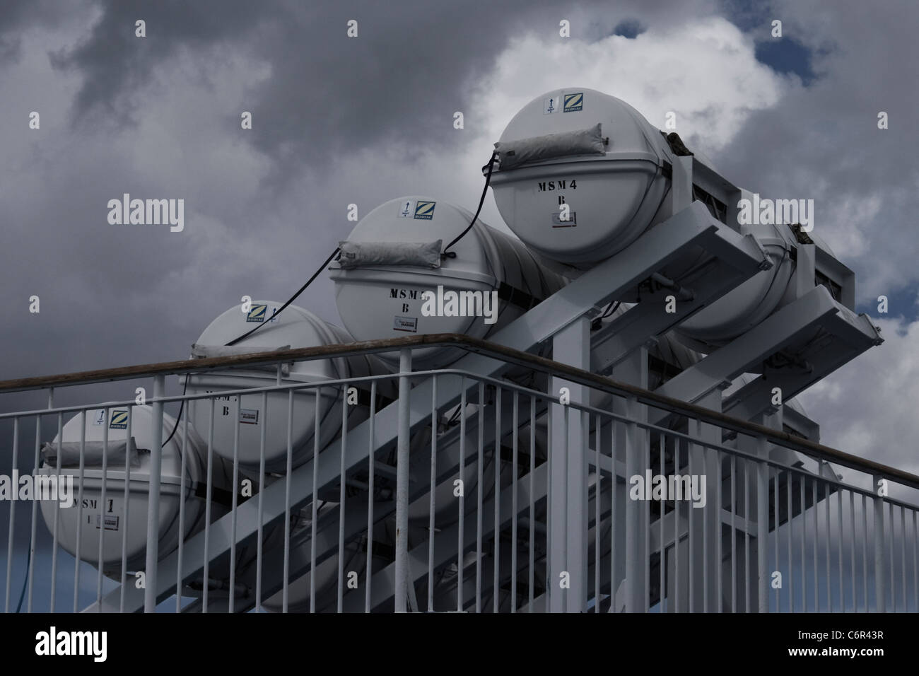 Ship stow hi-res stock photography and images - Alamy