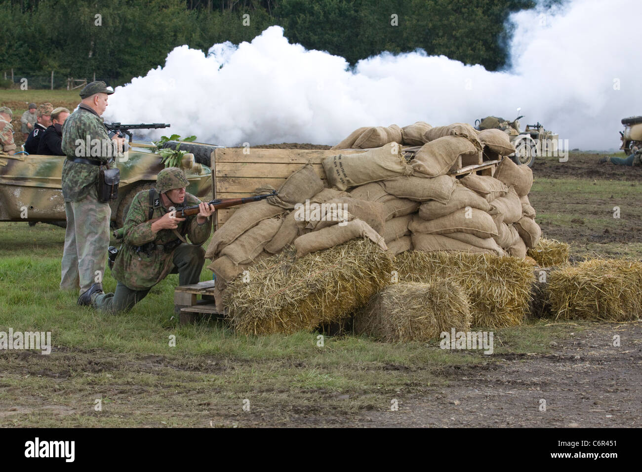 German field guns world war ii hi-res stock photography and images - Alamy