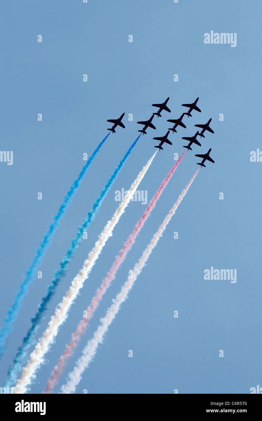"Red Arrows" Hawk T1 jets flying in Apollo formation, colourful red ...