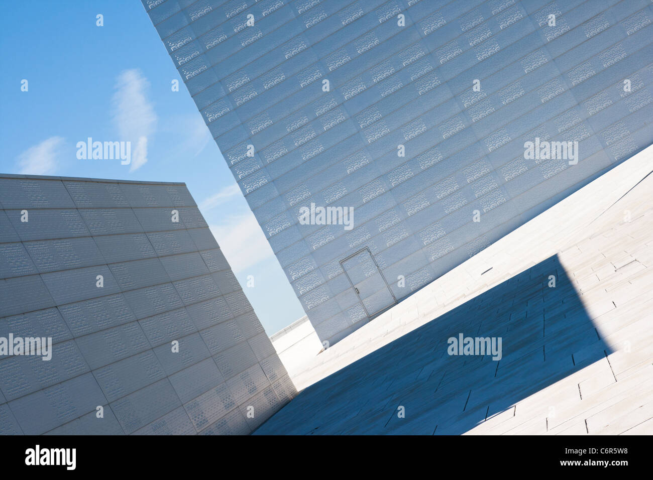 Abstract view on the National Oslo Opera House Stock Photo - Alamy
