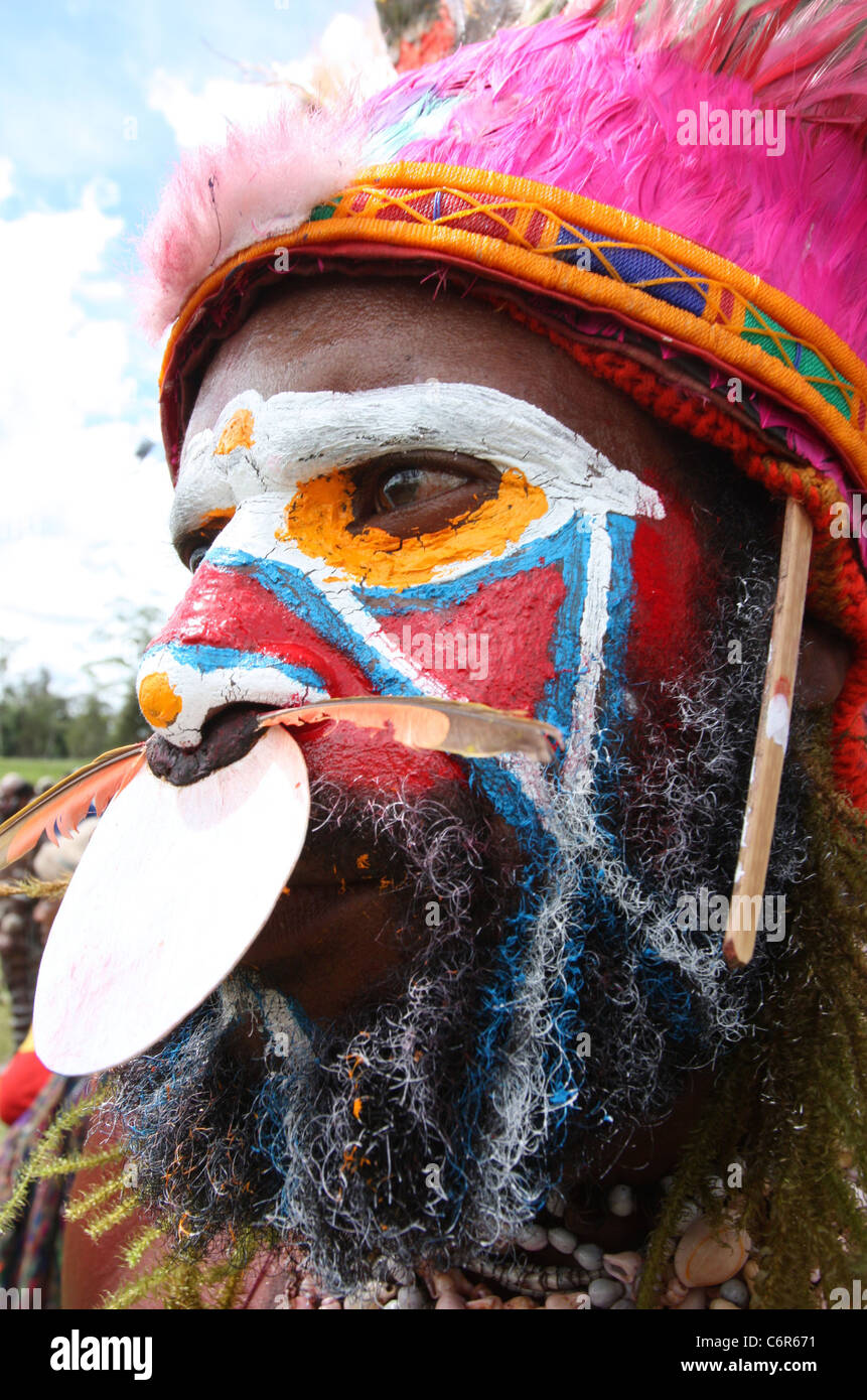 Tribesman from Papua New Guinea Stock Photo - Alamy