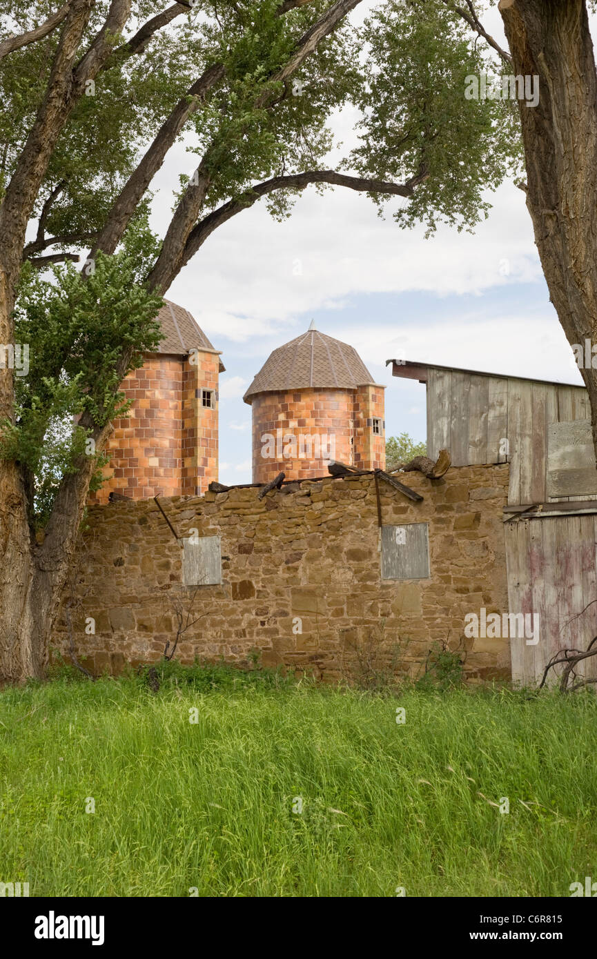 Fort Stanton, where frontiersman Kit Carson and John "Black Jack ...