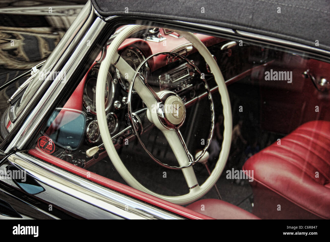 Mercedes SL 190 Interior Stock Photo - Alamy