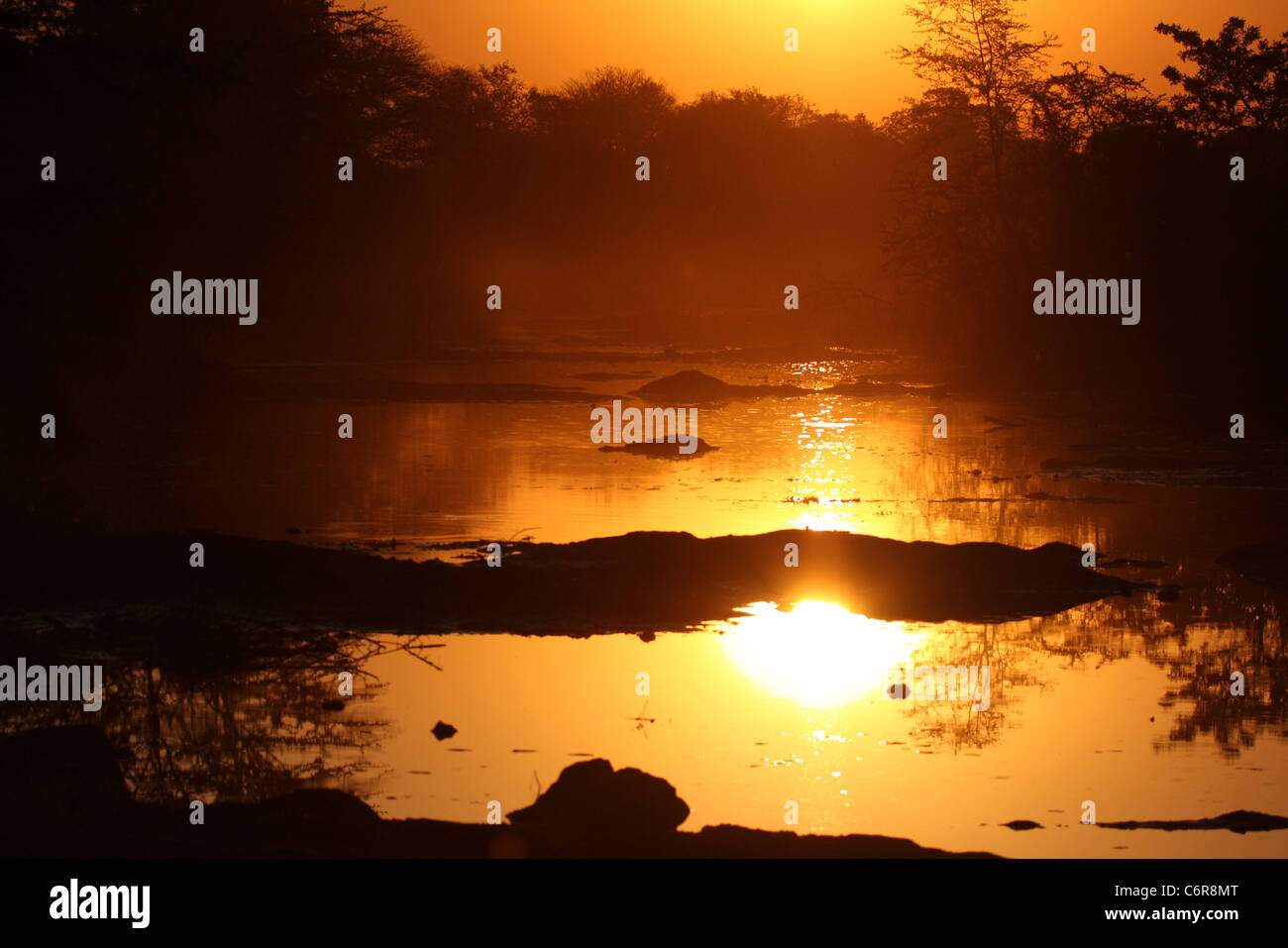 Sunset with river hi-res stock photography and images - Alamy