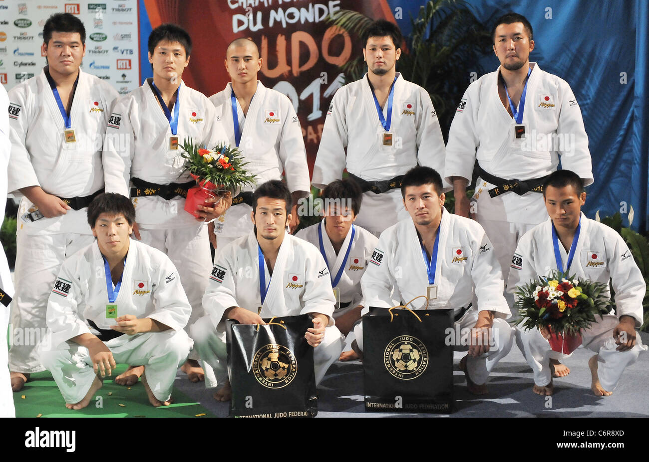 Mens team hi-res stock photography and images - Alamy