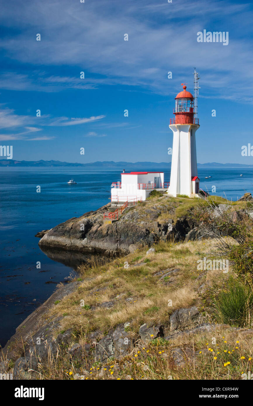 Sheringham Point Lighthouse on the west coast of Vancouver Island ...