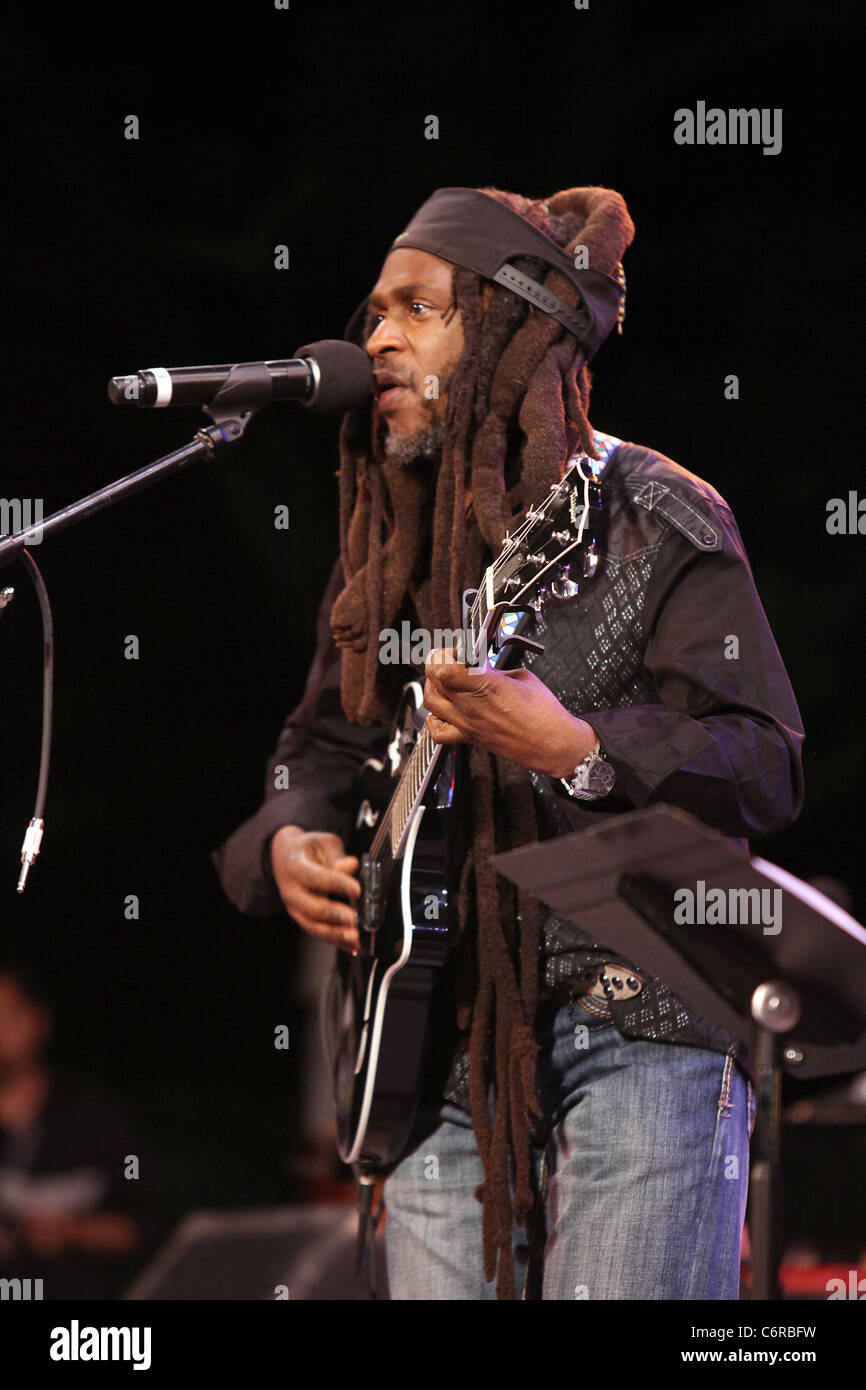 David Hinds Summerstage city parks foundation presents a 25th ...