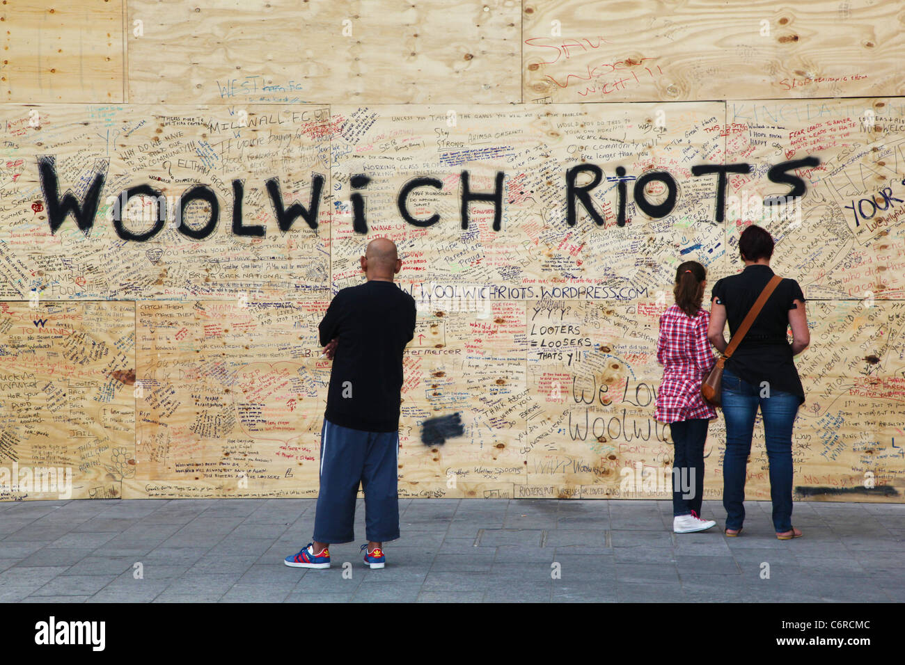 Aftermath of the Woolwich Riots 2011 Stock Photo - Alamy