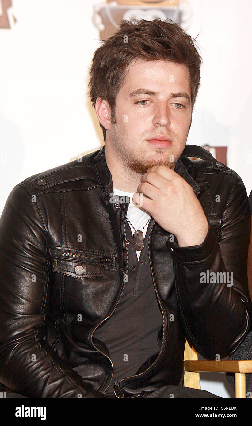 Lee DeWyze from American Idol attends a press conference after a short ...