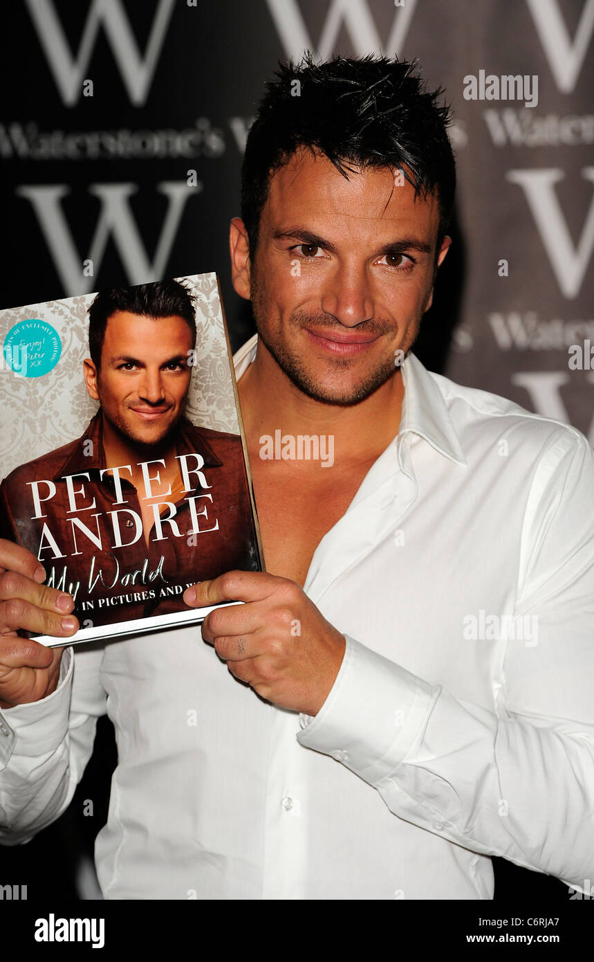Peter Andre signs copies of his new book 'My World' at Waterstone's ...