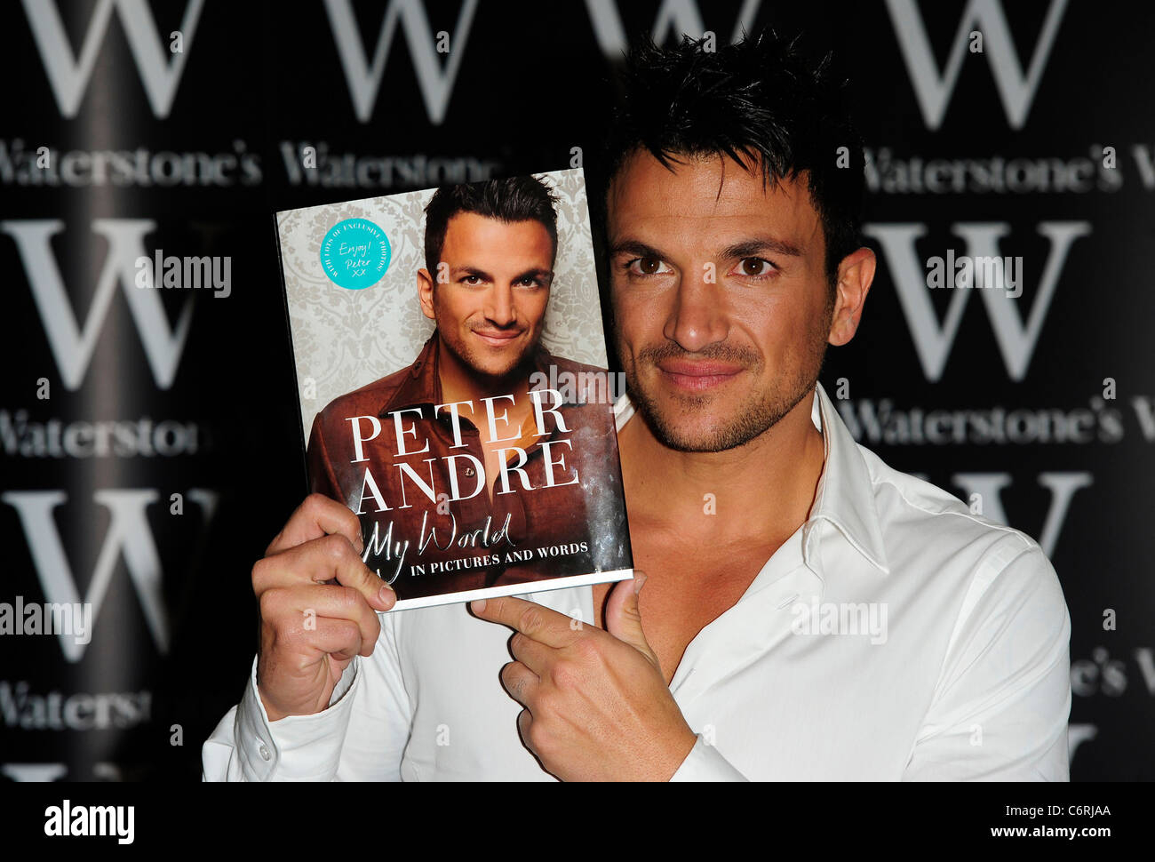 Peter Andre signs copies of his new book 'My World' at Waterstone's ...