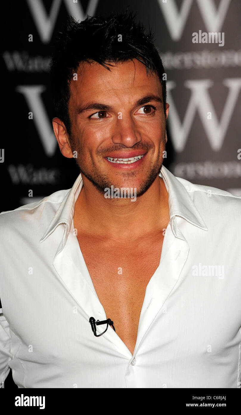 Peter Andre signs copies of his new book 'My World' at Waterstone's ...