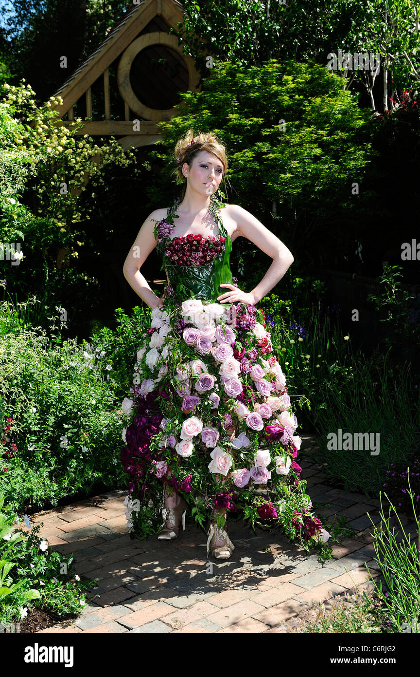 Models The Chelsea Flower Show - Press & VIP Day at Royal Hospital ...