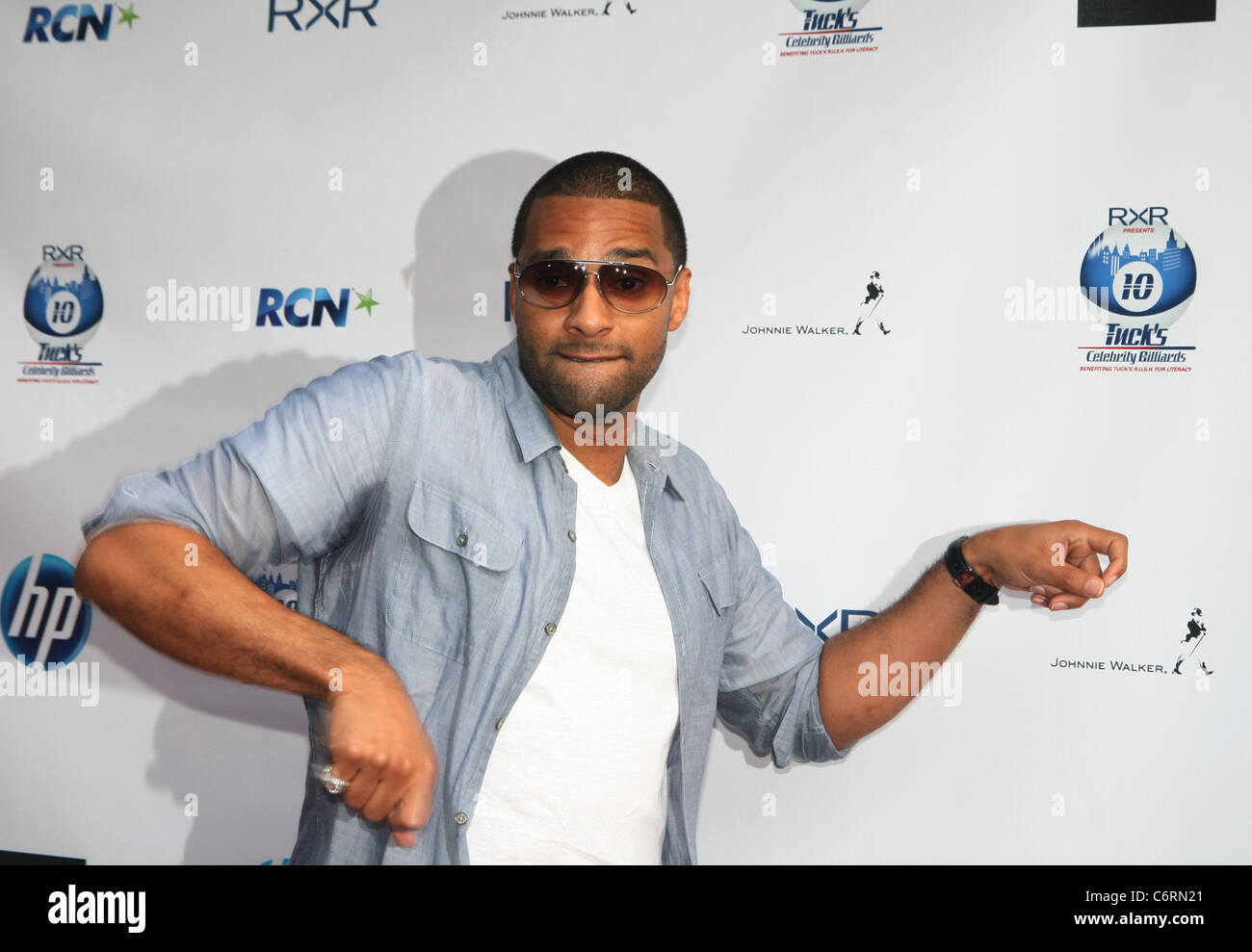 DJ Mad Linx NY Giants Justin Tuck and wife Lauran host Tuck's Celebrity ...