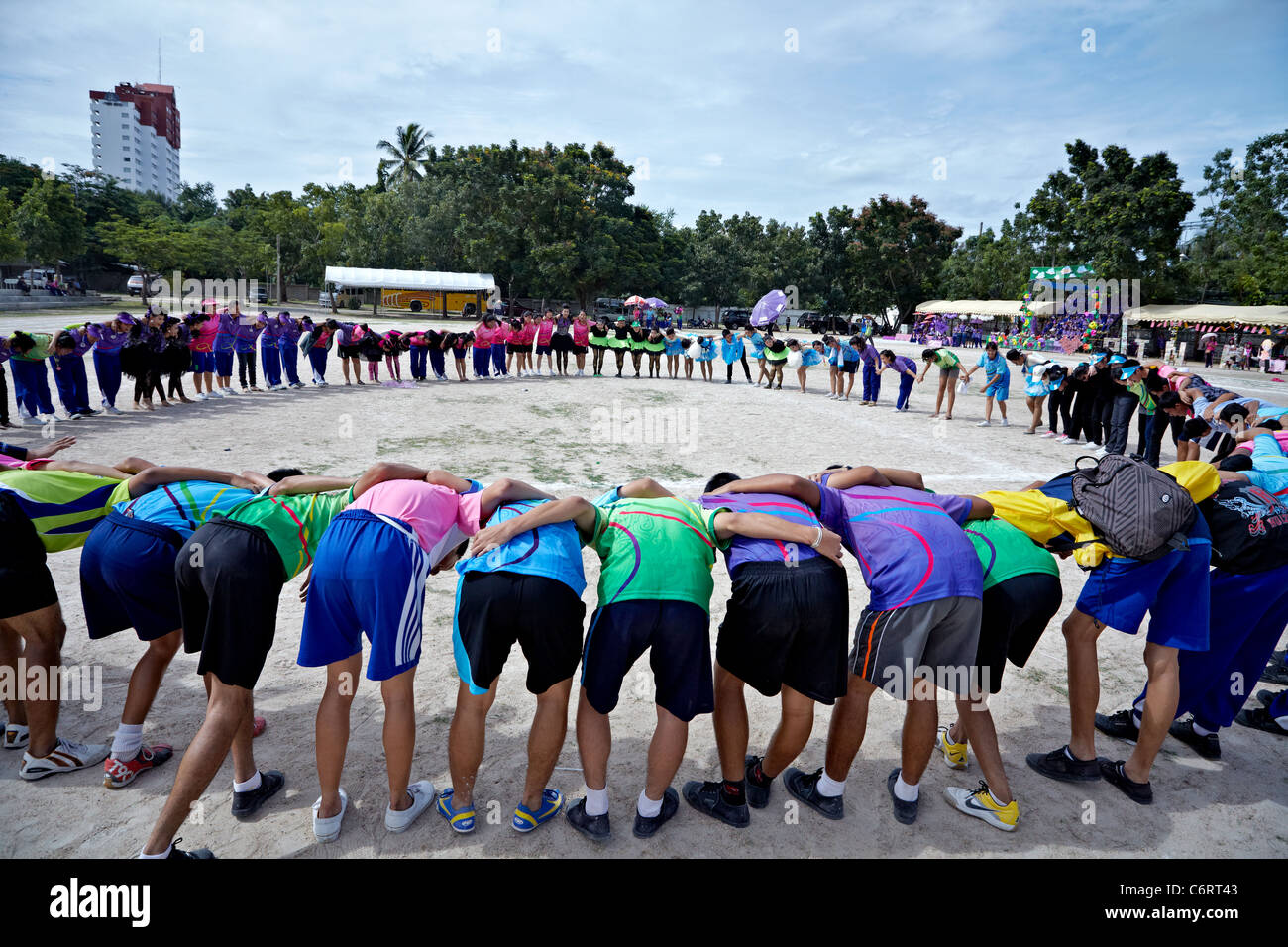 Team group huddle spirit hi-res stock photography and images - Alamy