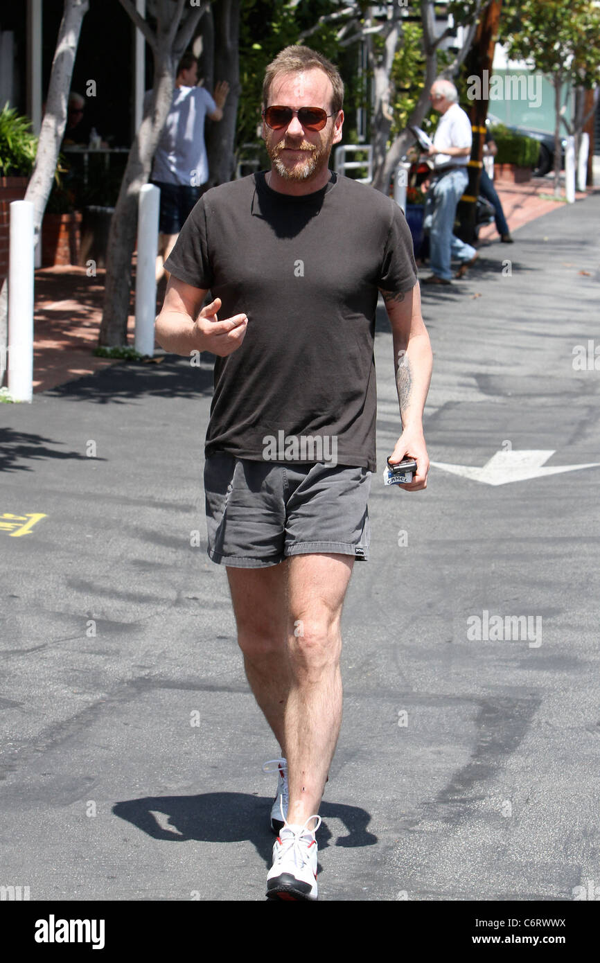 Keifer Sutherland spotted shopping for clothes on Melrose Avenue Los ...
