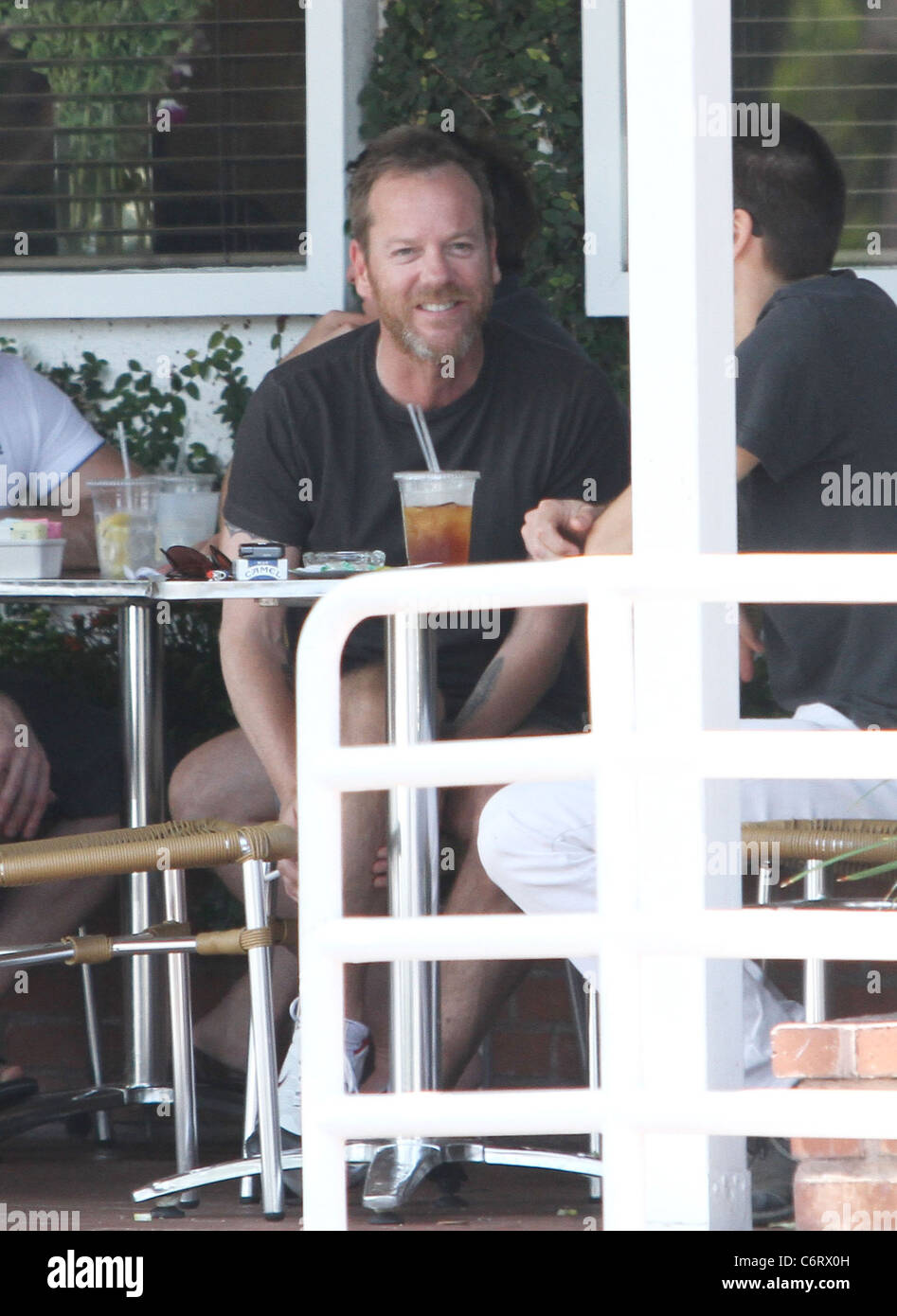 Keifer Sutherland spotted shopping for clothes on Melrose Avenue Los ...