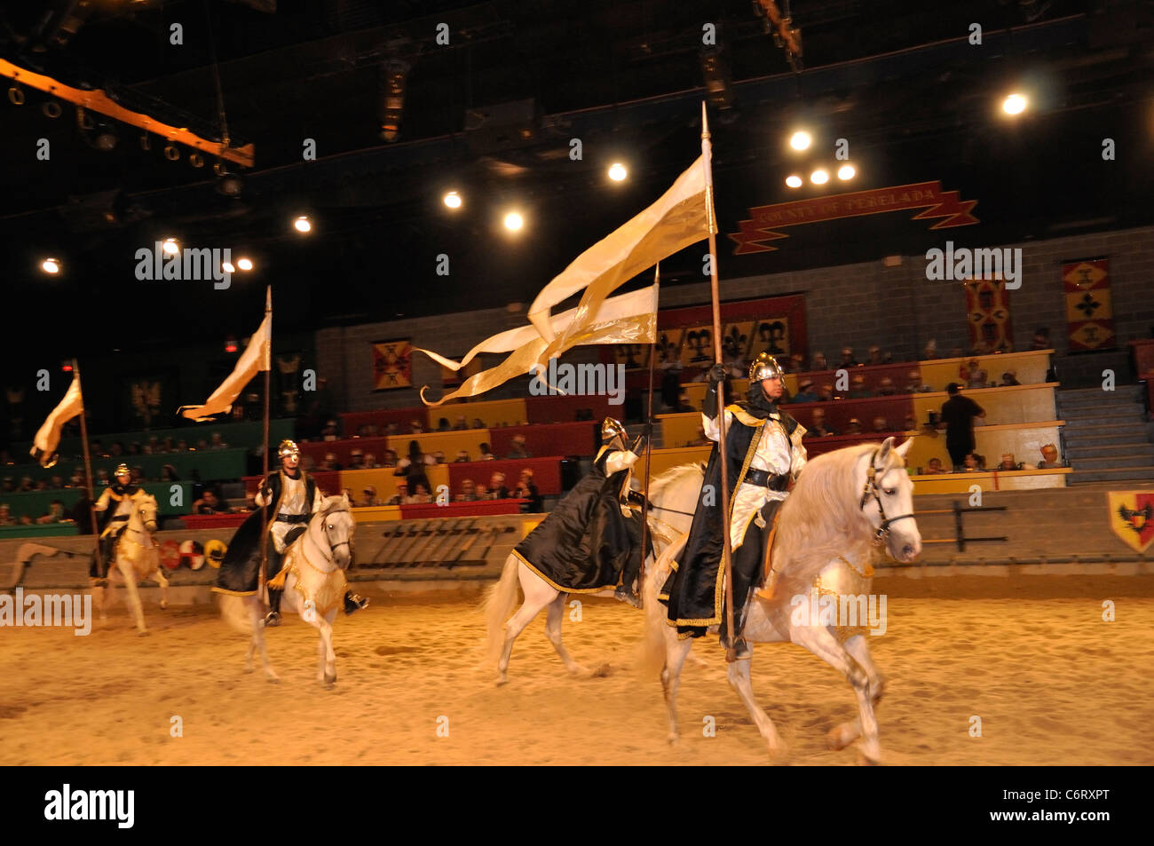 Knight costumed hi-res stock photography and images - Alamy