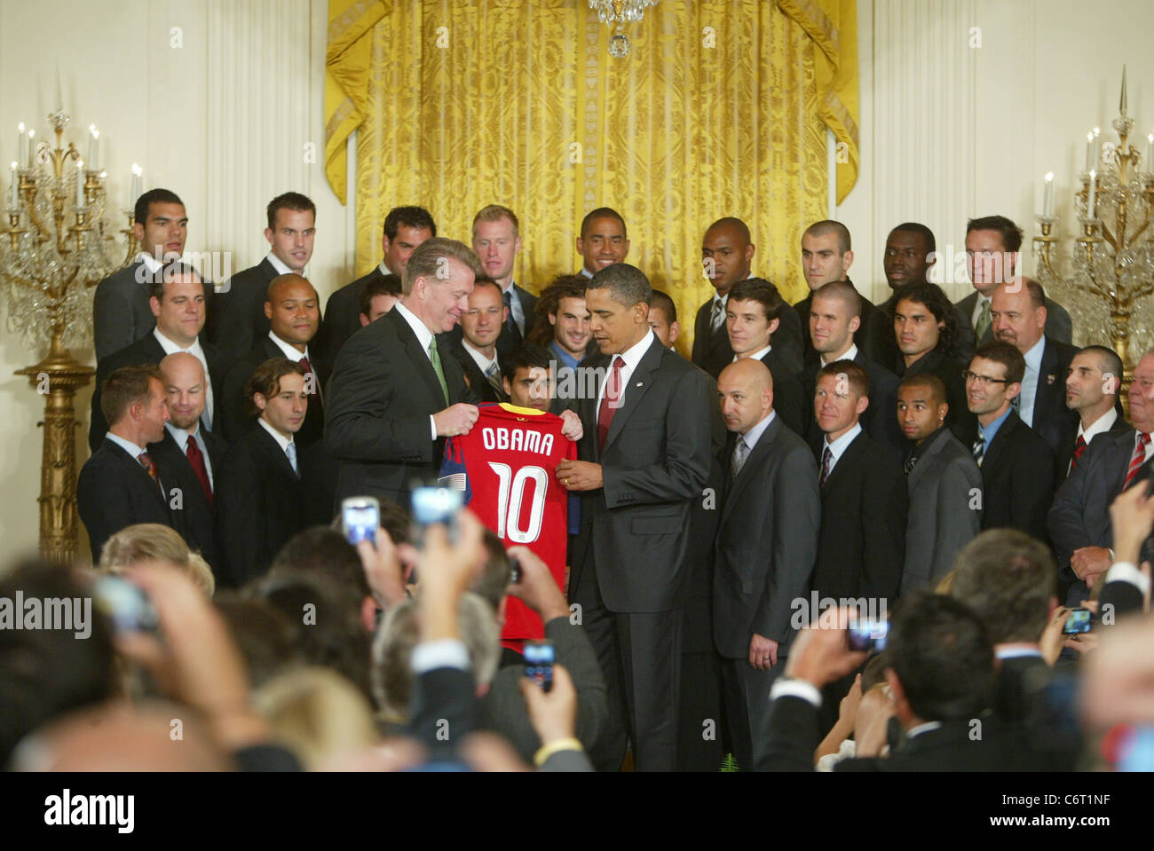 President Barack Obama welcomes the Major League Soccer Champion Real ...