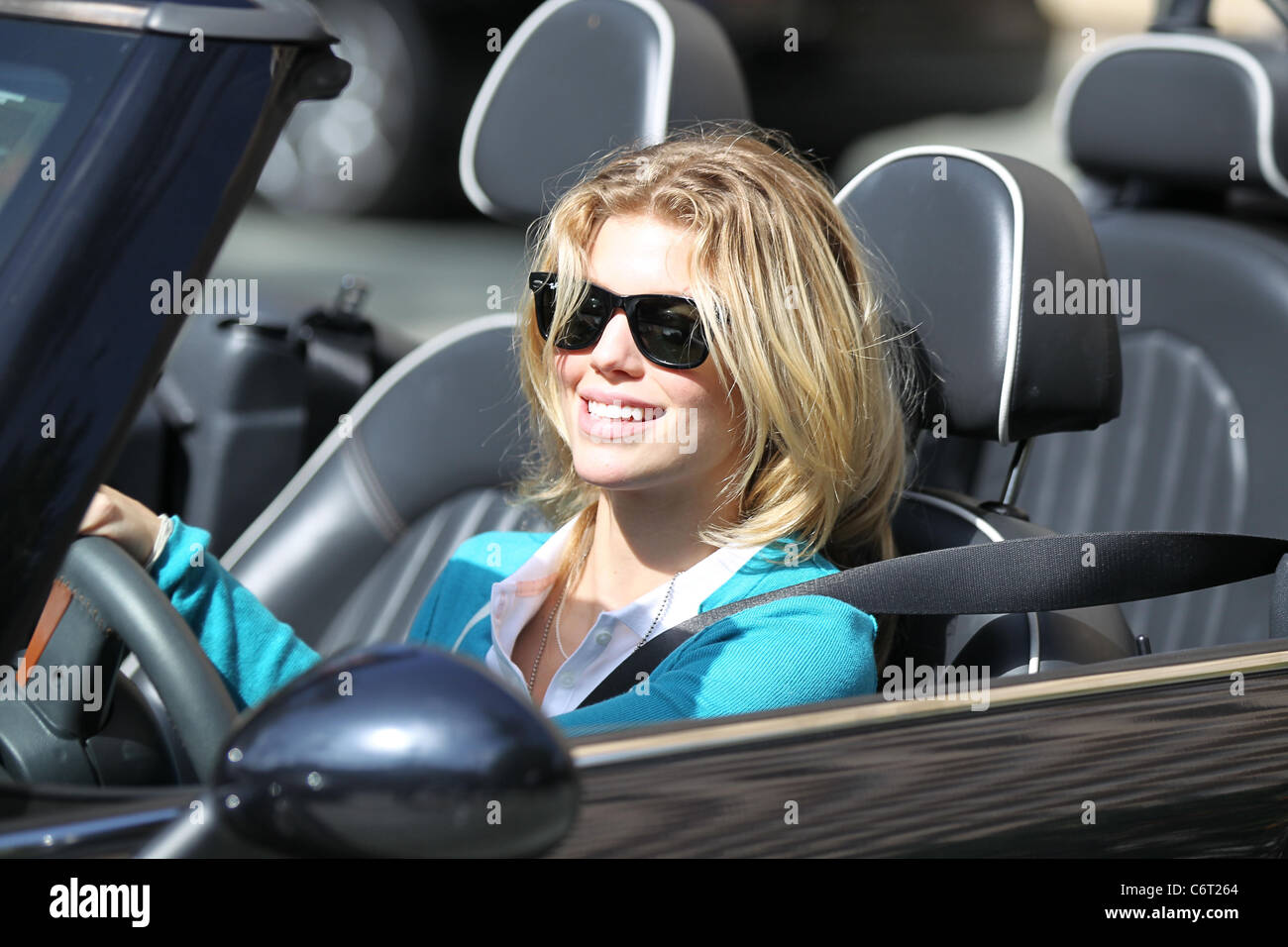 Anna Lynn McCord out and about in Beverly Hills. She signs autographs ...