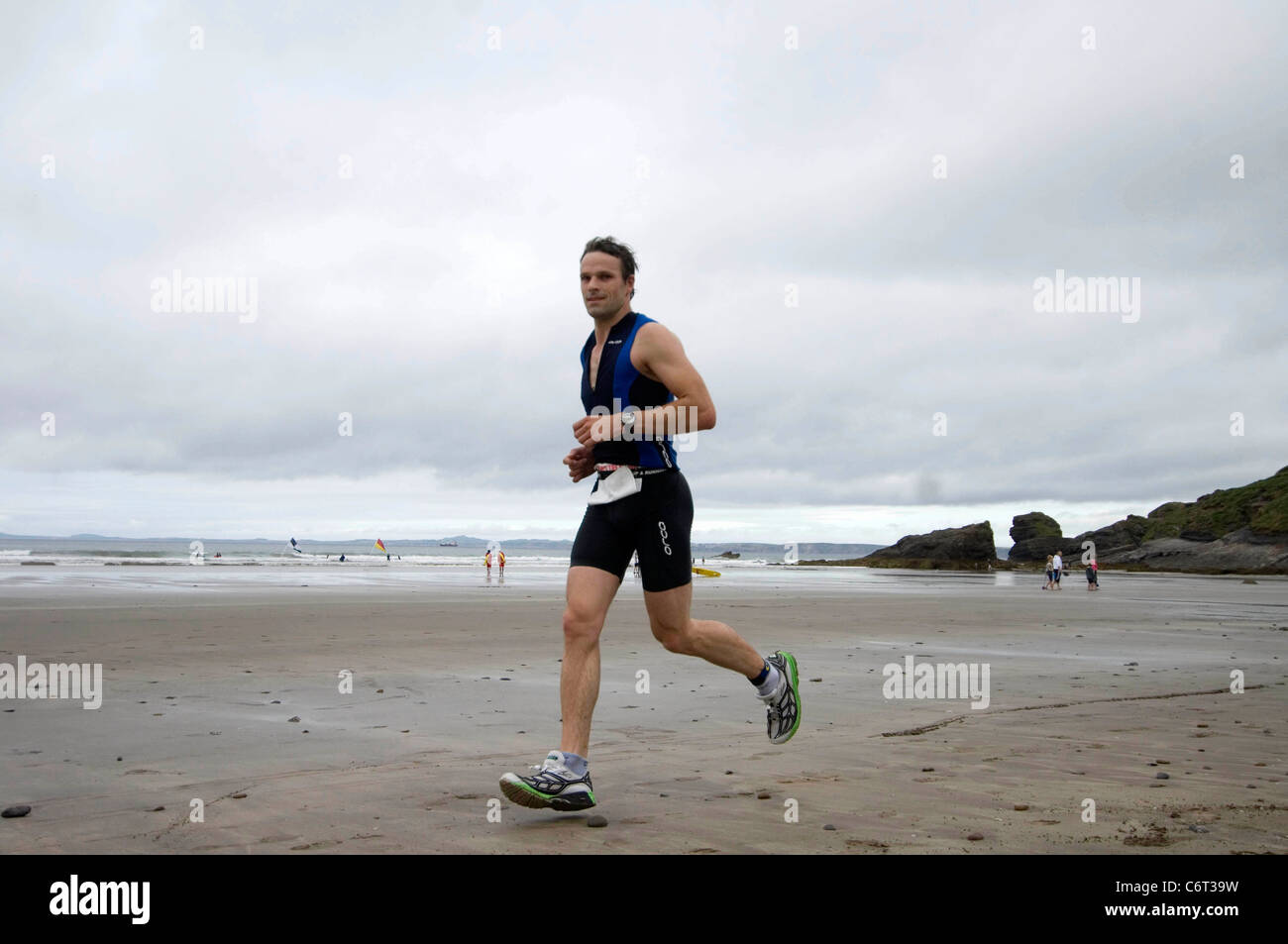Broadhaven south beach pembrokeshire hi-res stock photography and ...