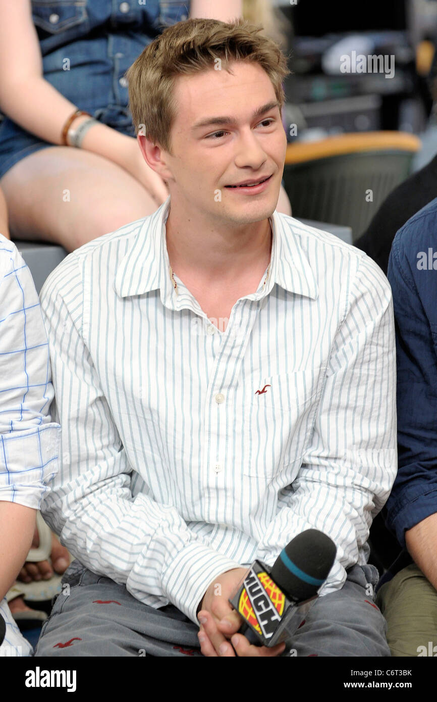 Sean Farquharson of band 'Soundspeed' visits MuchOnDemand to talk about their debut EP, and the ...