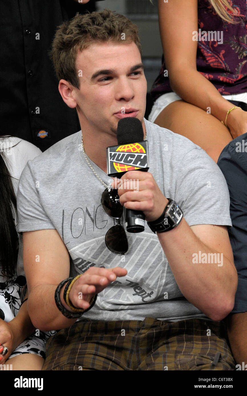 Shane Kippel of band 'Soundspeed' visits MuchOnDemand to talk about ...