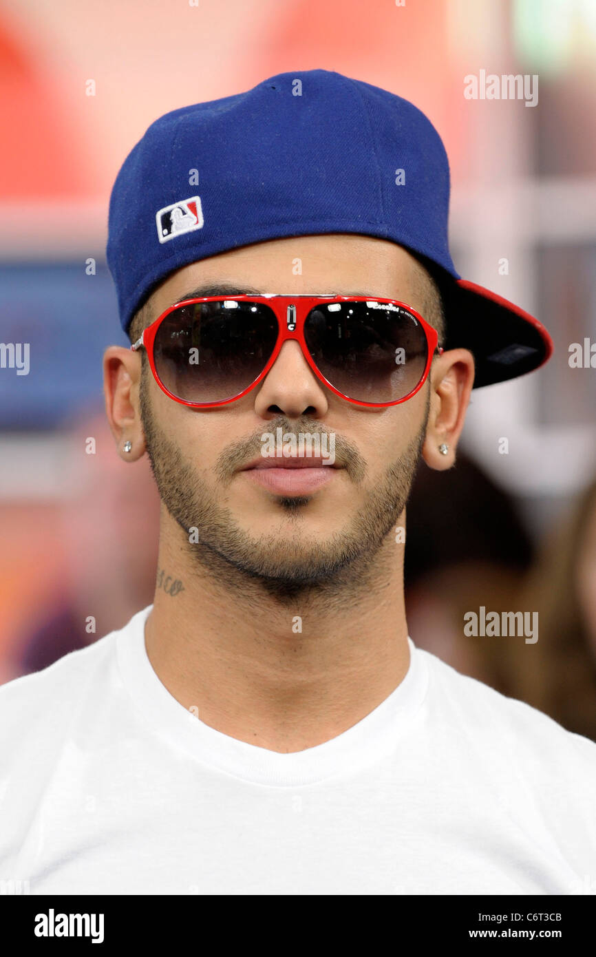 Danny Fernandes appearances at Much Music's MuchOnDemand TV show ...