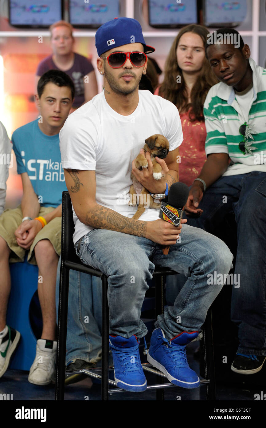 Danny Fernandes appearances at Much Music's MuchOnDemand TV show ...