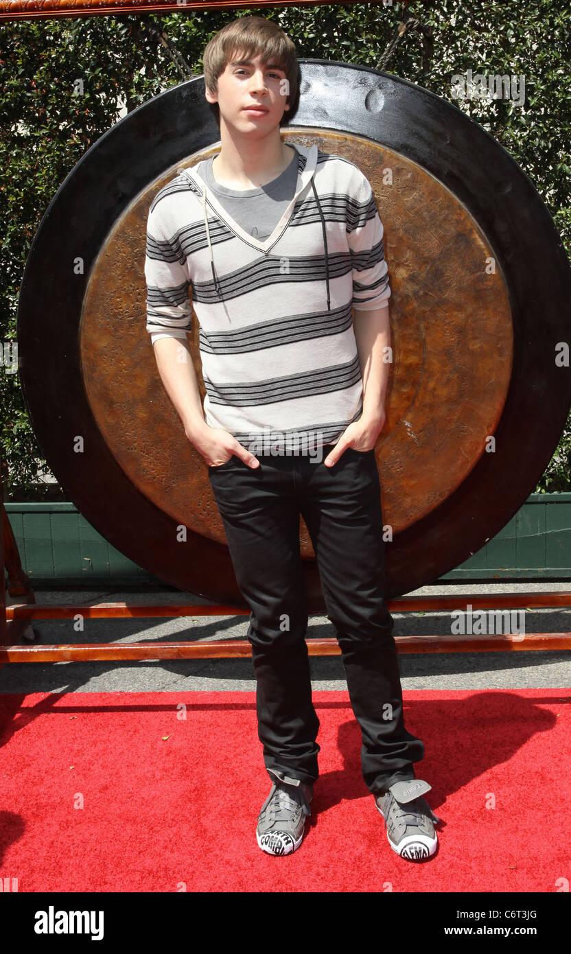 Jordan Gavaris The 'Unnatural History' Cartoon Network World Premiere ...