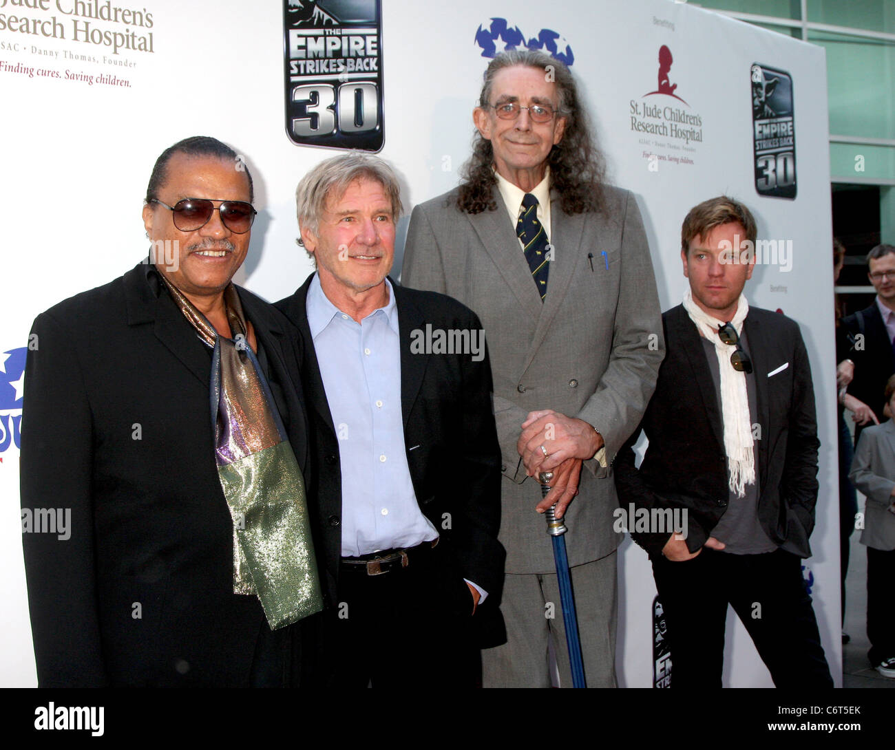 Billy Dee Williams, Harrison Ford, Peter Mayhew, & Ewan McGregor arrive ...