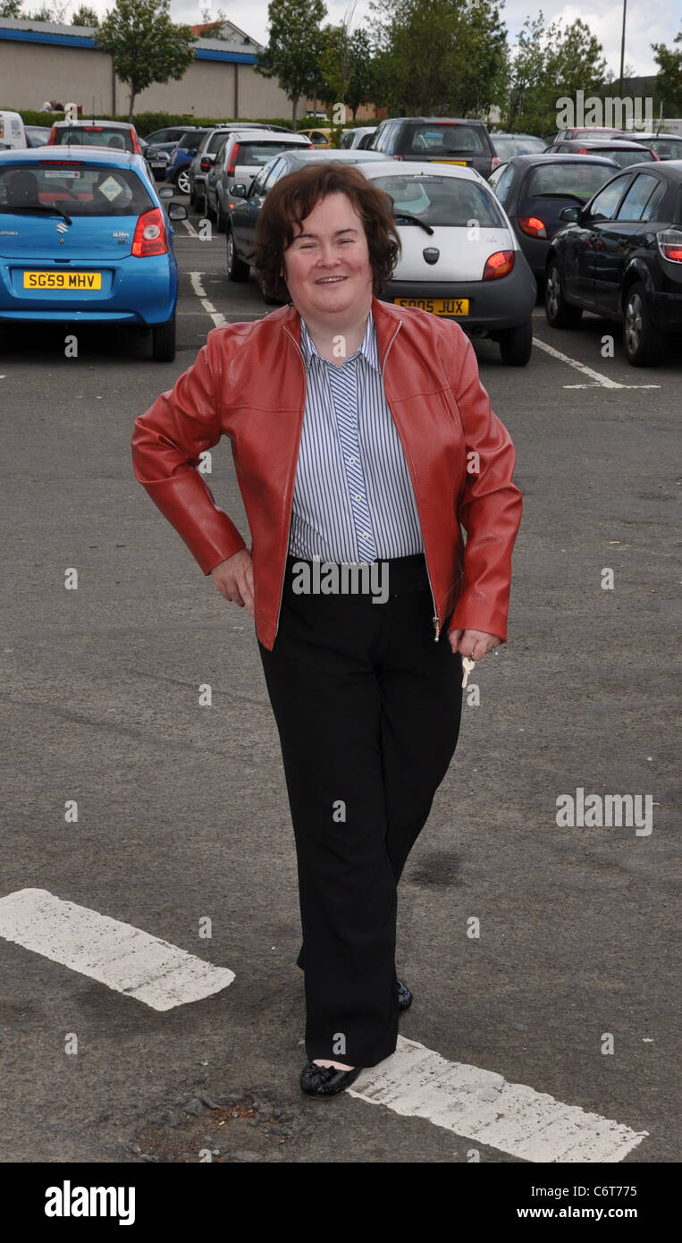 Susan Boyle sporting a red leather jacket as she makes her way to St ...