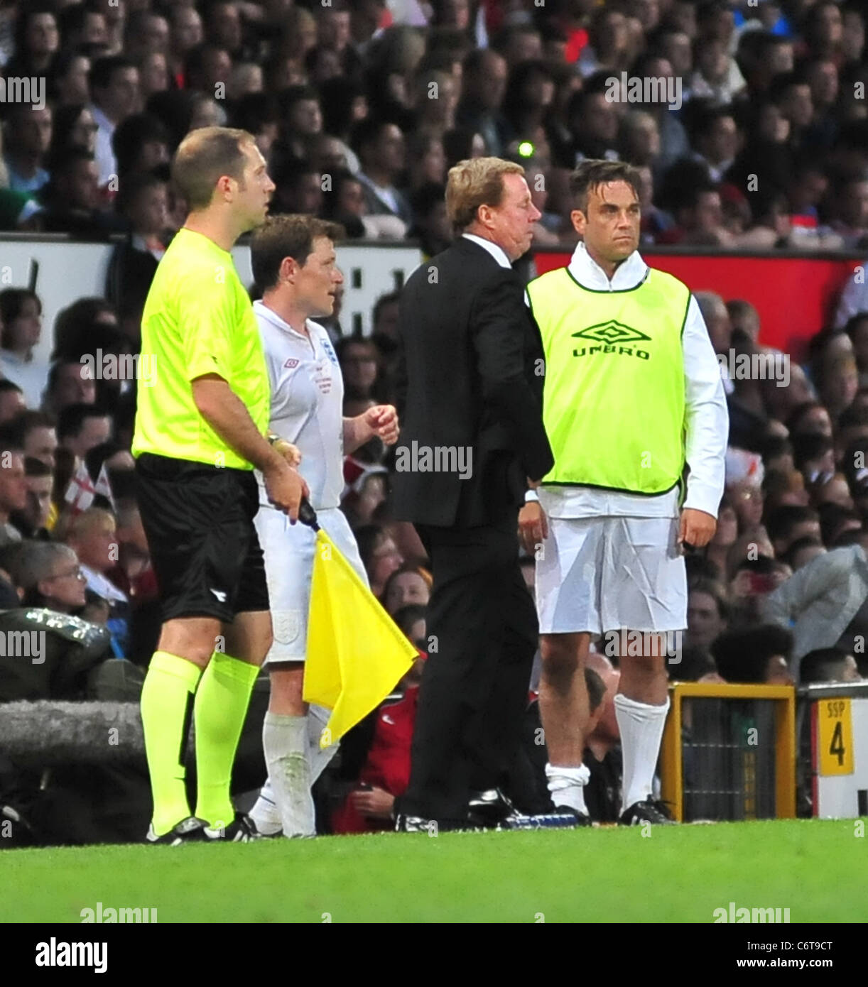 Ricky Hatton, Harry Redknapp and Robbie Williams 2010 Unicef Soccer Aid ...
