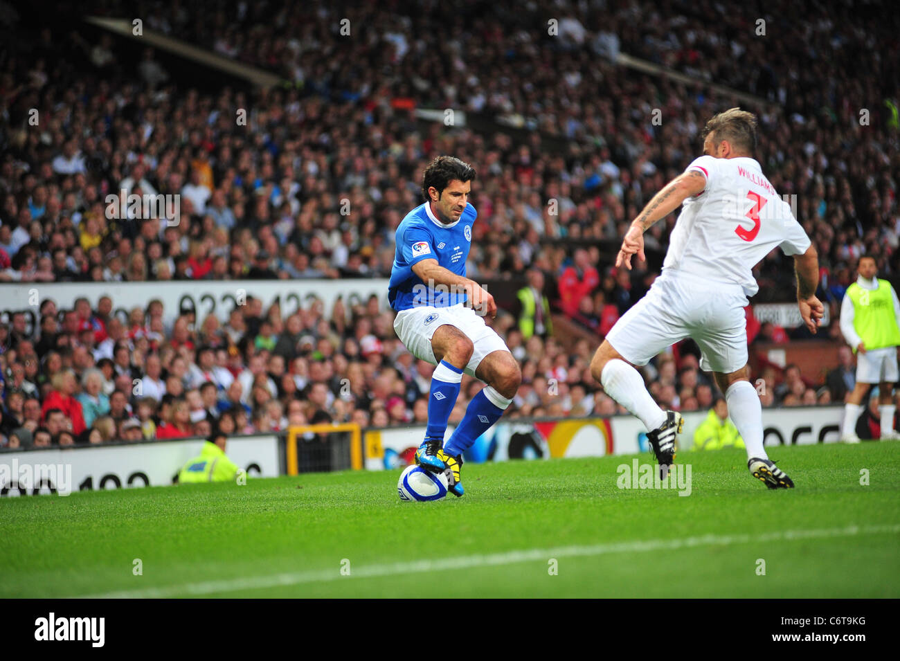 Louis Figo and Robbie Williams 2010 Unicef Soccer Aid charity football ...