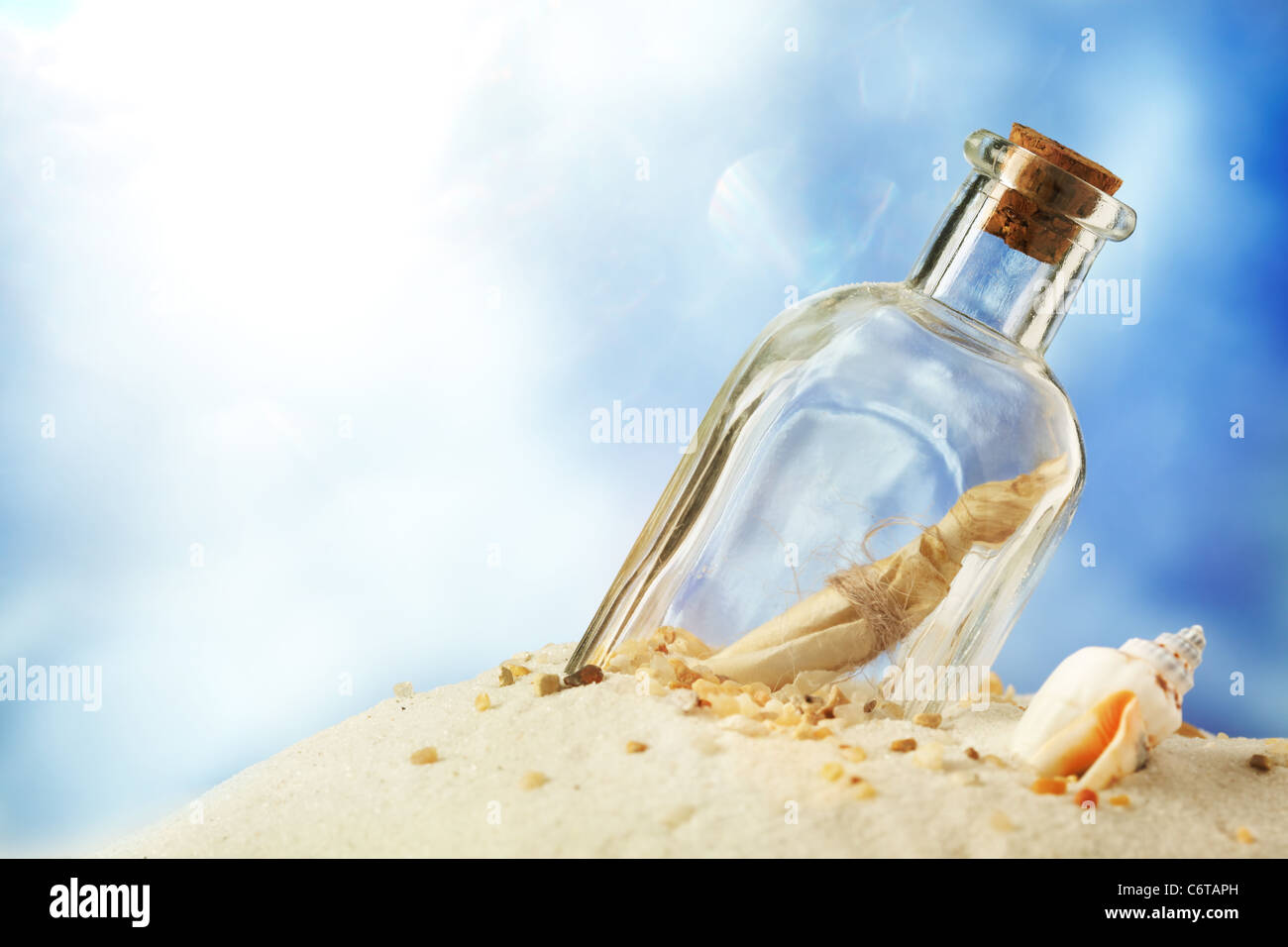 Message in a bottle Stock Photo - Alamy