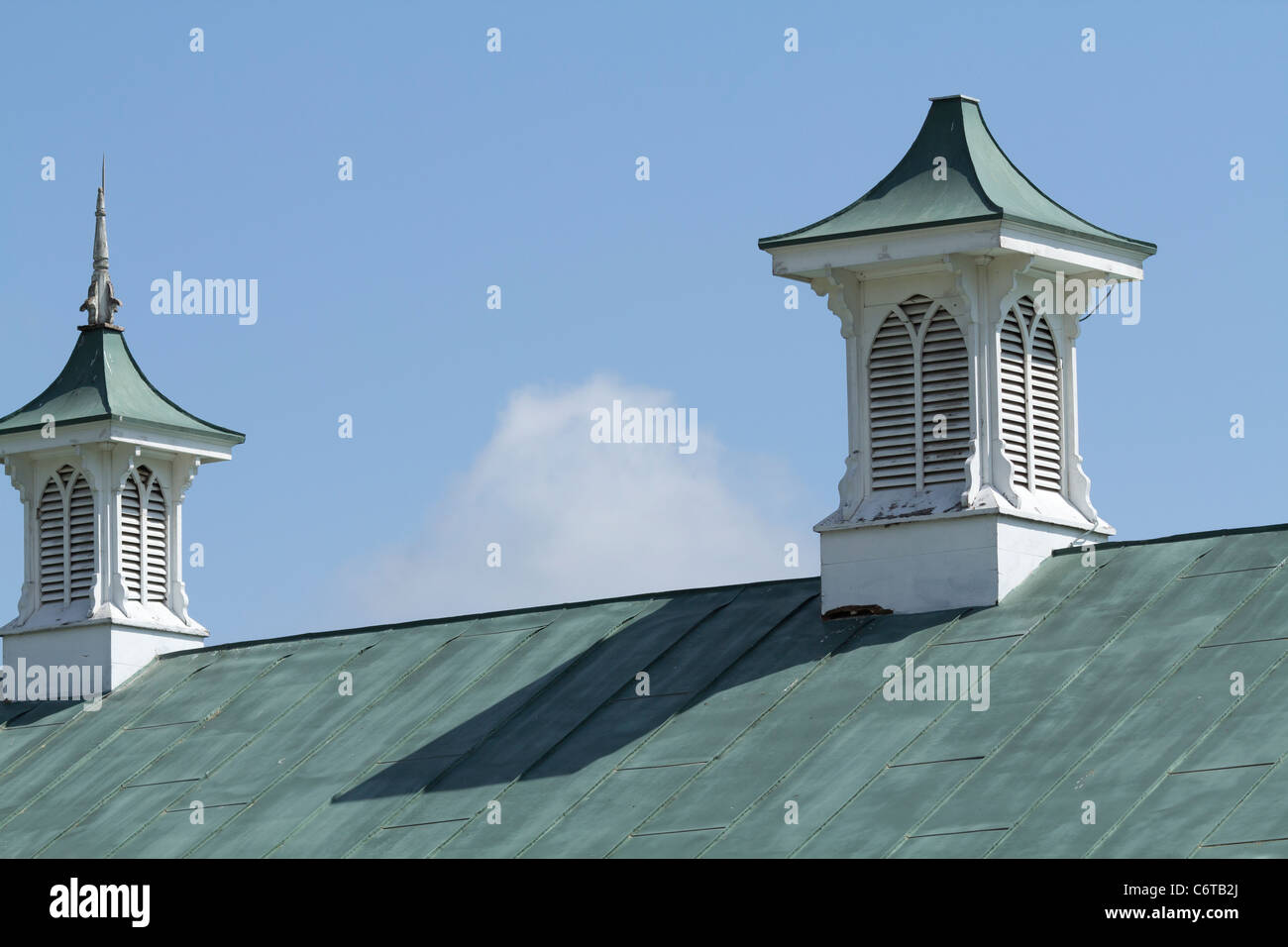 Building rooftop hi hi-res stock photography and images - Alamy