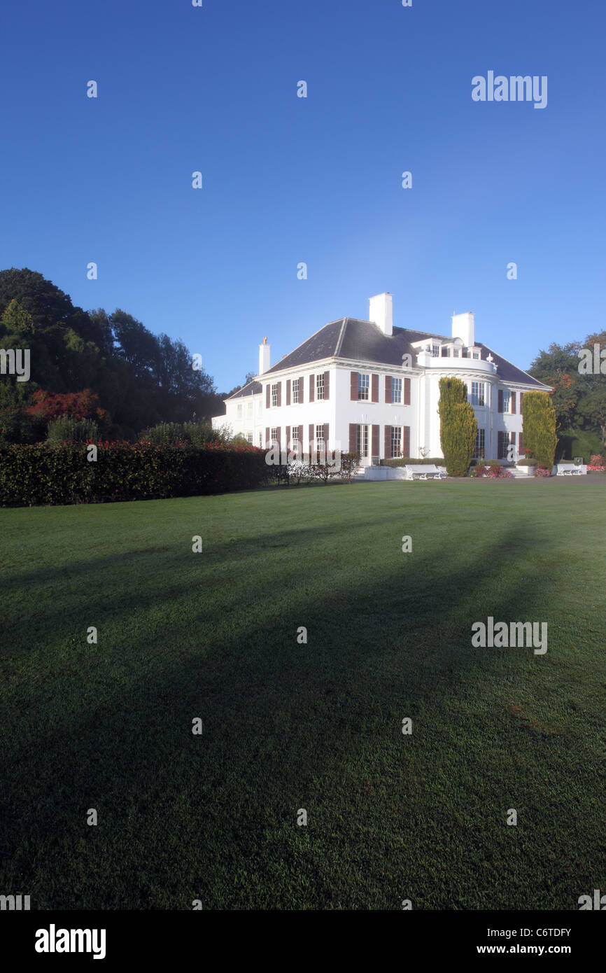 Georgian architecture of Anderson Park Art Gallery. Invercargill ...