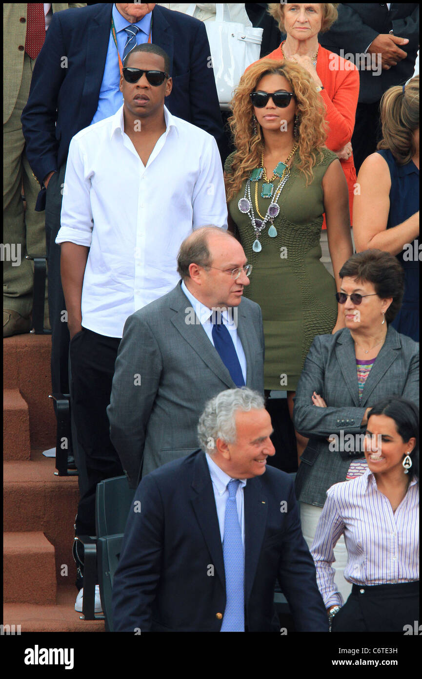 Jay-Z and Beyonce Knowles Celebrities watch the men's final match ...