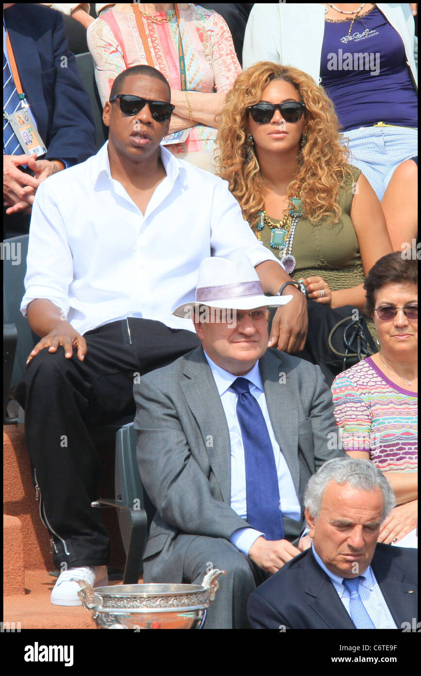 Jay-Z and Beyonce Knowles Celebrities watch the men's final match ...