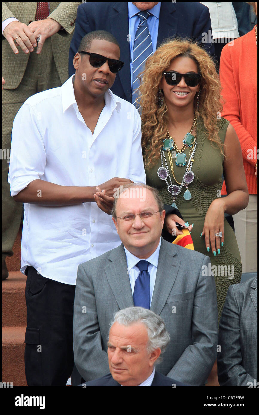 Jay-Z and Beyonce Knowles Celebrities watch the men's final match ...