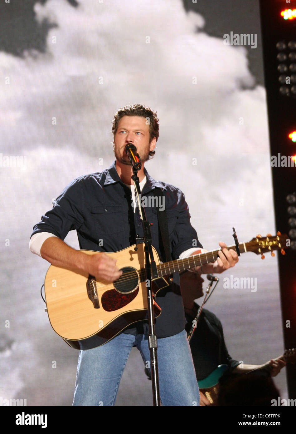 Blake Shelton 2010 CMA Music Festival Nightly Concerts At LP Field In ...