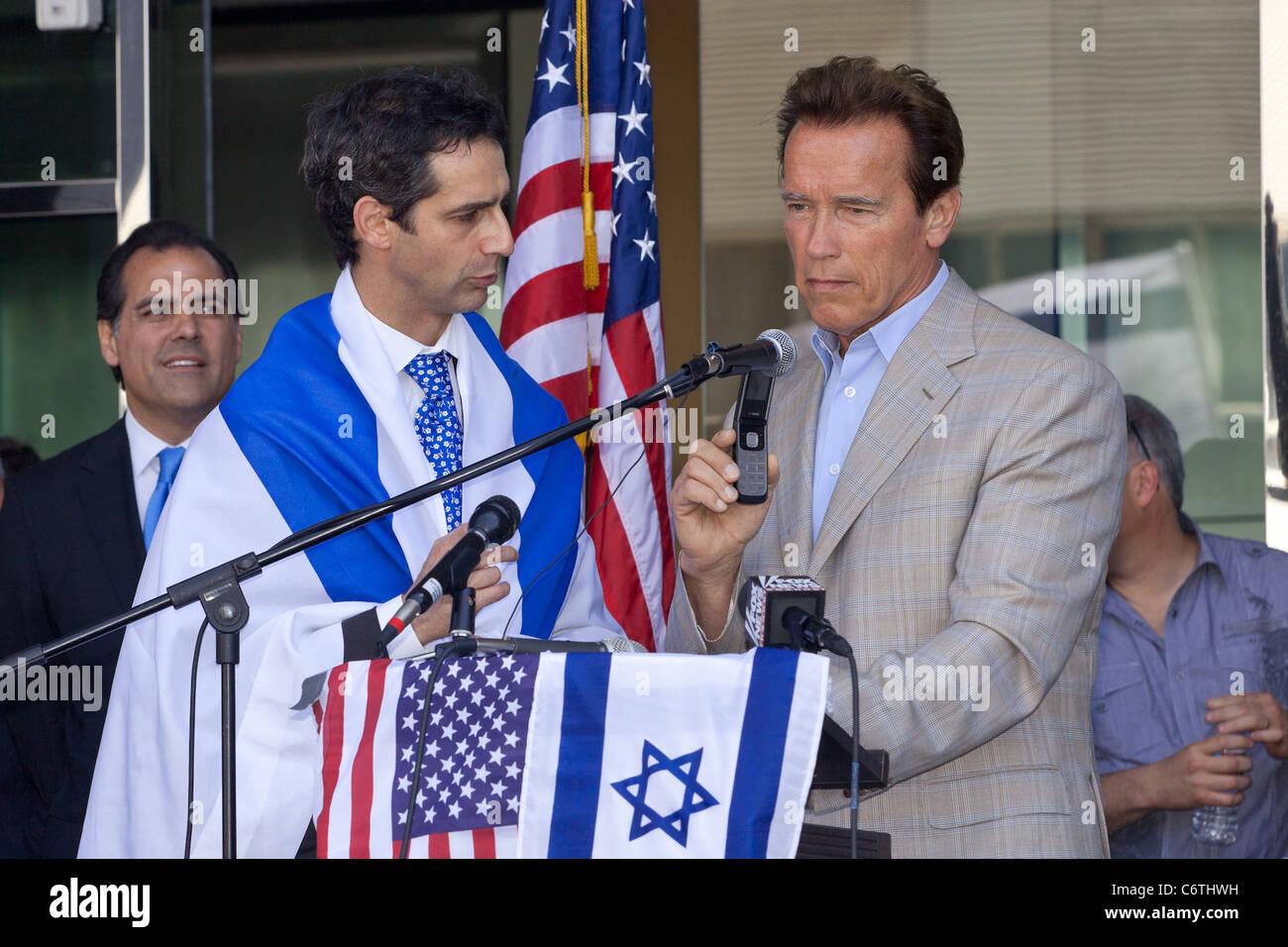 Israeli Consul General Jacob Dayan and Gov. Arnold Schwarzenegger on ...