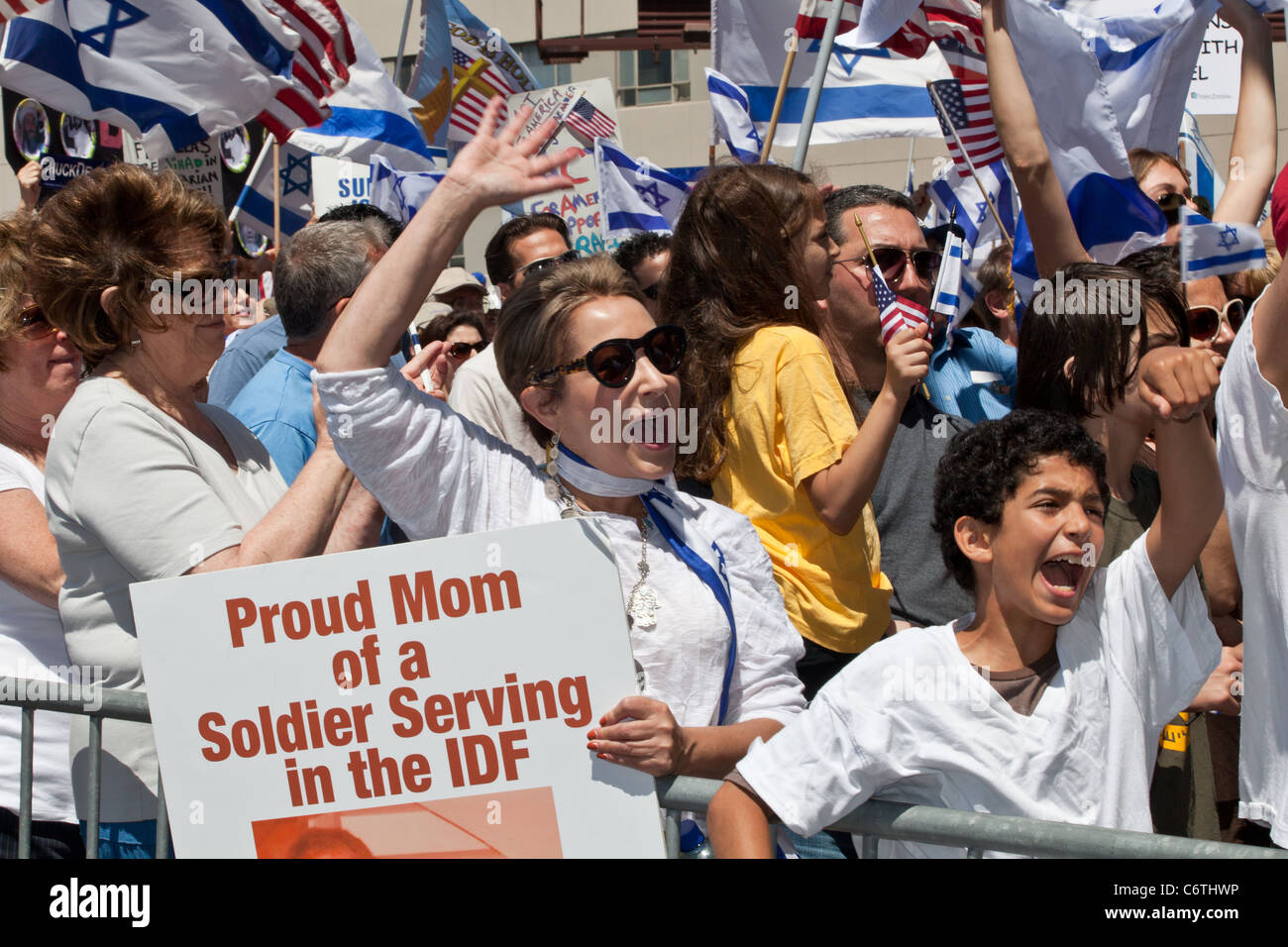 Atmosphere The Israeli Consulate held a solidarity rally in Los Angeles ...