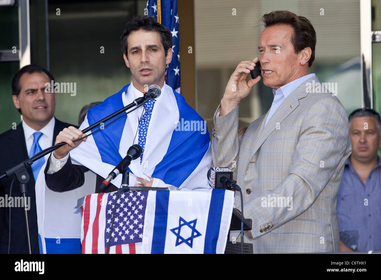 Israeli Consul General Jacob Dayan and Gov. Arnold Schwarzenegger on ...