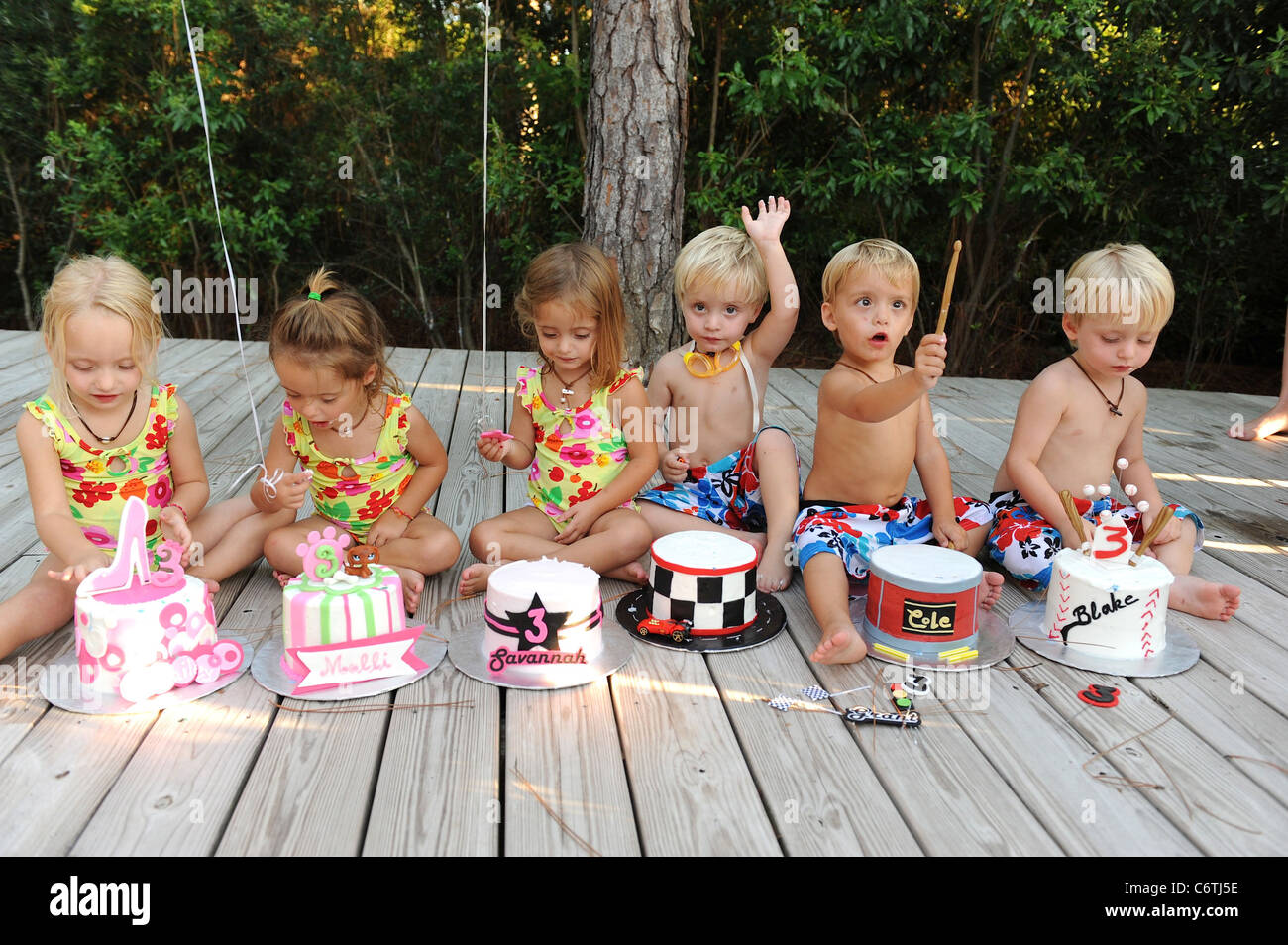 Bailey, Molli, Savannah, Grant, Cole, Blake WE tv's Masche Sextuplets celebrate their 3rd ...